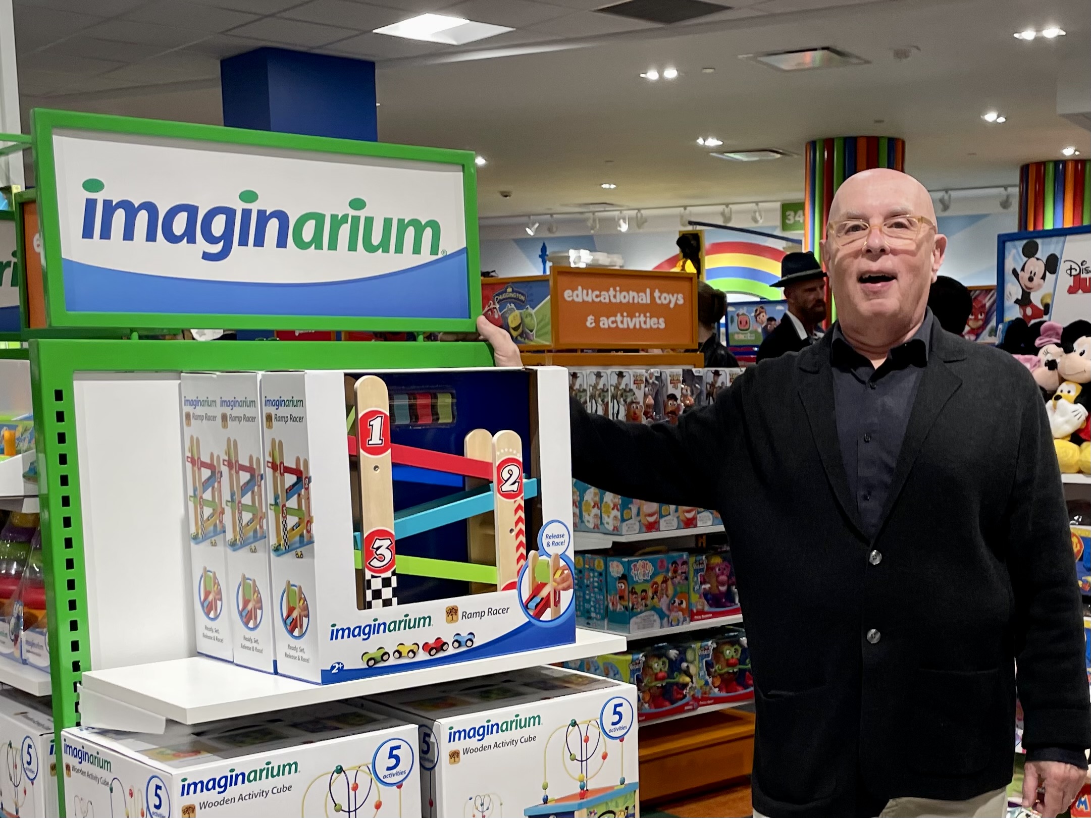 Toys “R” Us Is Back; I Saw It For Myself – Global Toy News